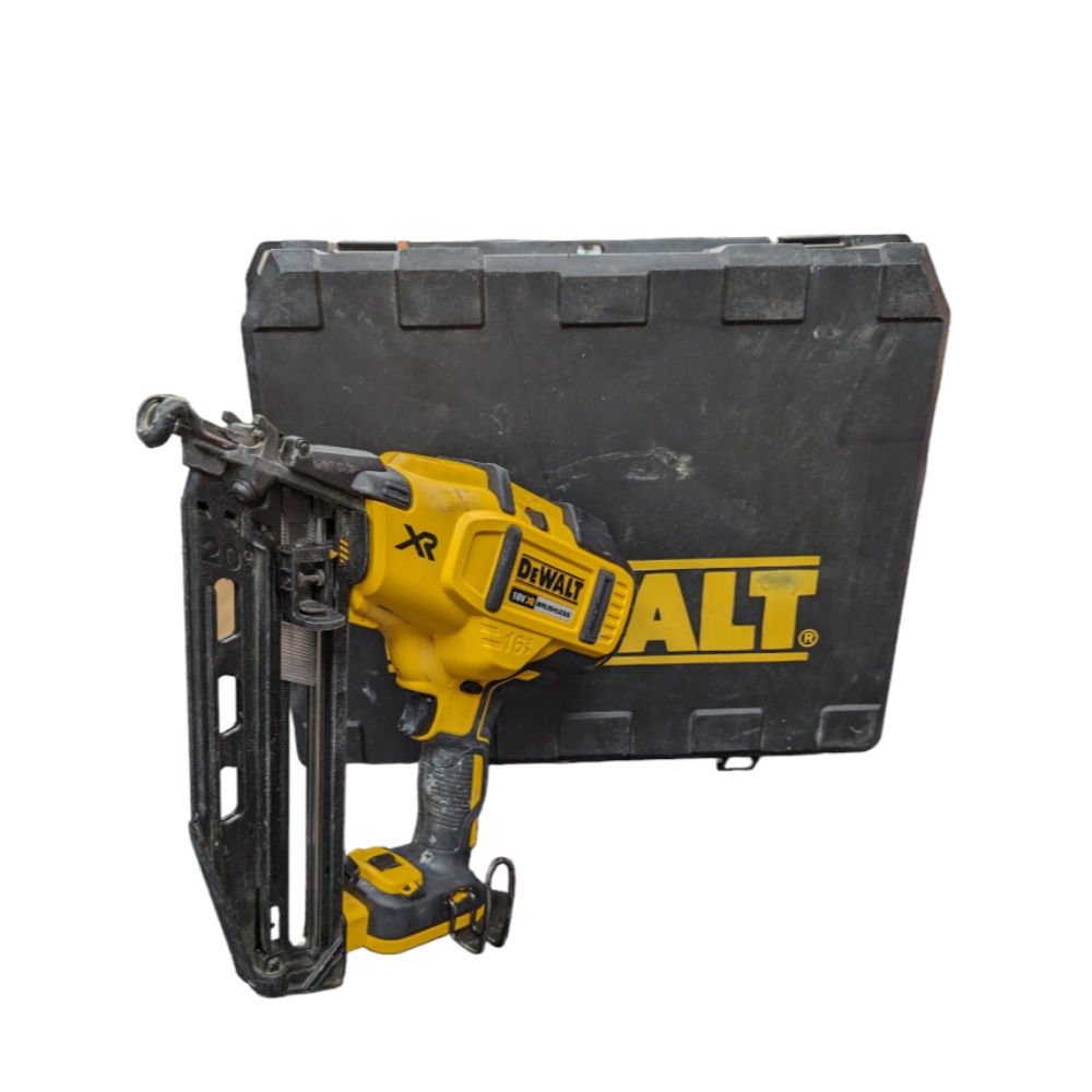 Pre-owned DeWalt DCN660 Nail Gun - Own4Less